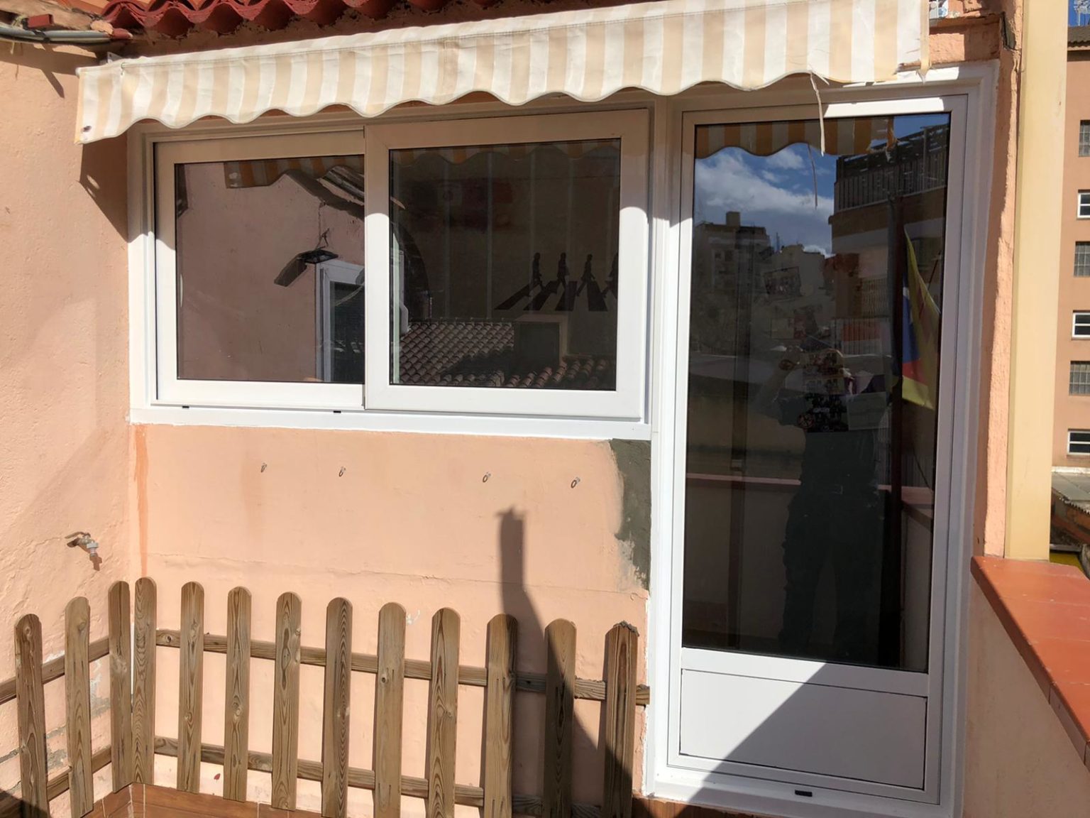 Puerta bandera | Carpintería de Aluminio Barcelona