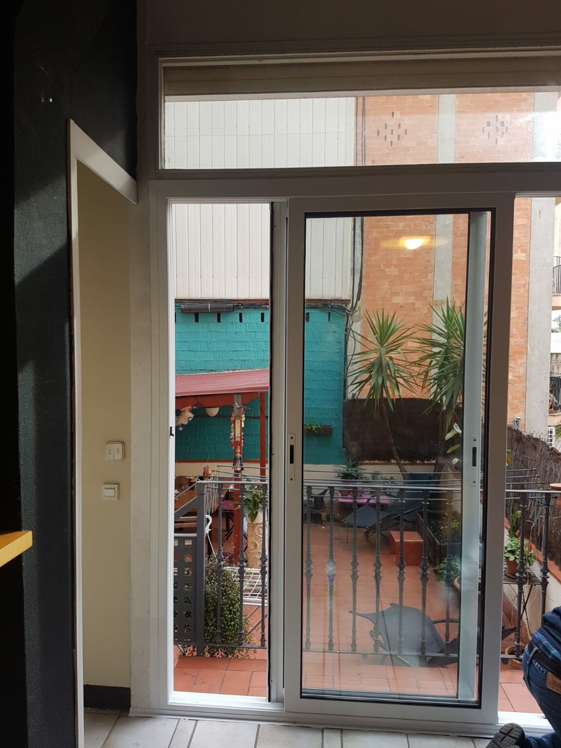Balconera corredera de tres hojas | Carpintería de Aluminio Barcelona