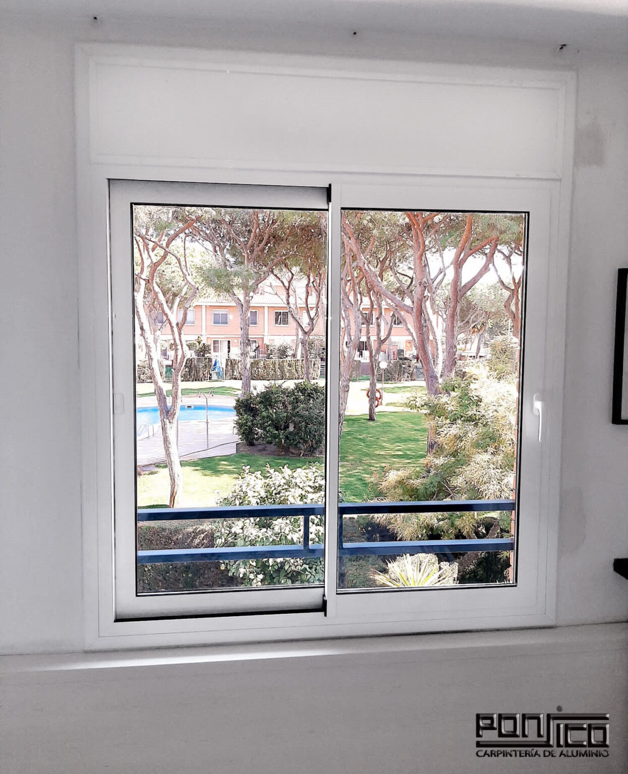 ventana-microventilacion-maneta-extraible-aluminio-ponsico-barcelona ...